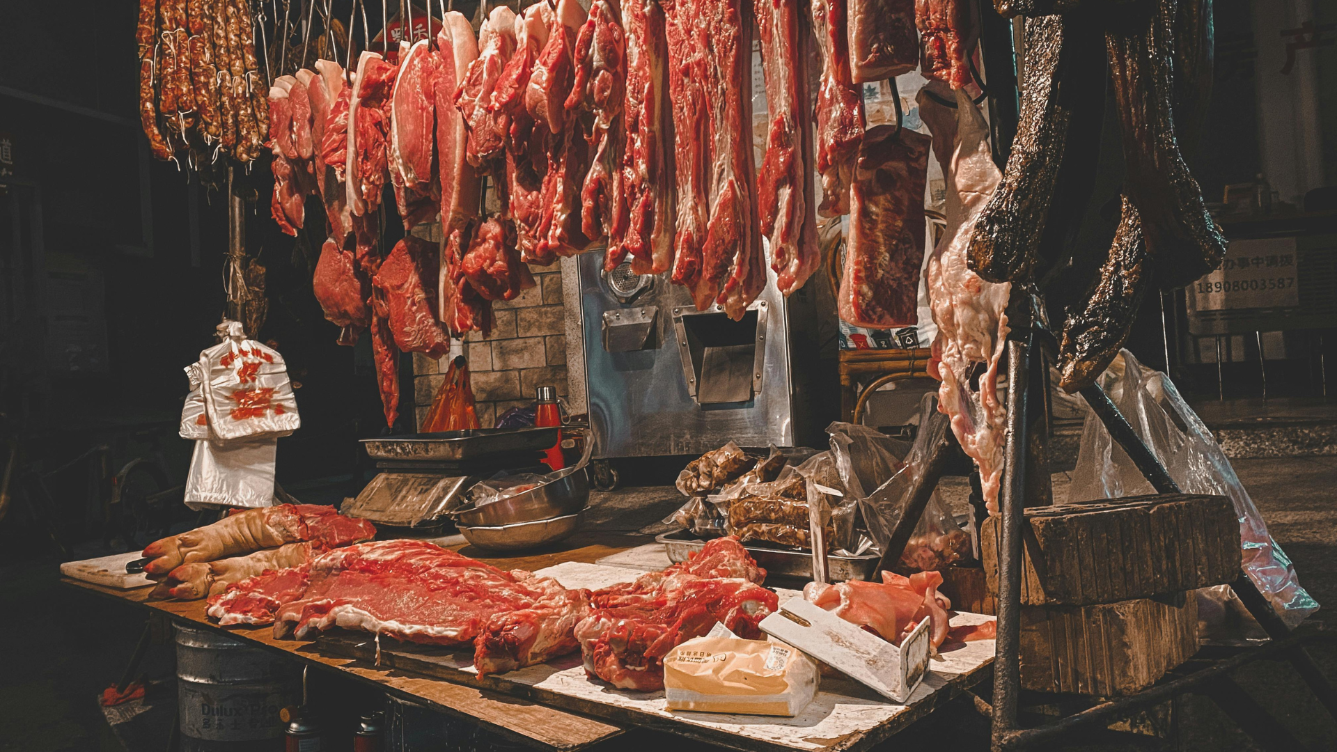 10 foods to avoid if you have gout & 10 that can help the symptoms