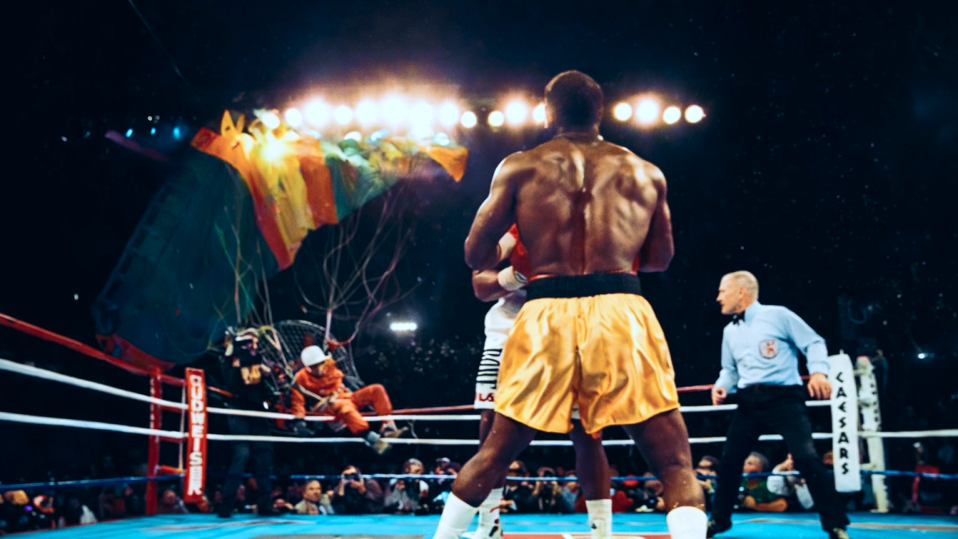 Holyfield vs Bowe 2 explained, the adjustments, the fan man chaos, and ...