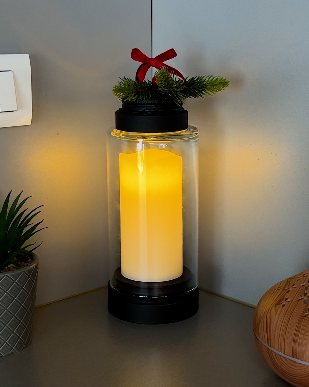 Elegant DIY Christmas lantern from everyday objects