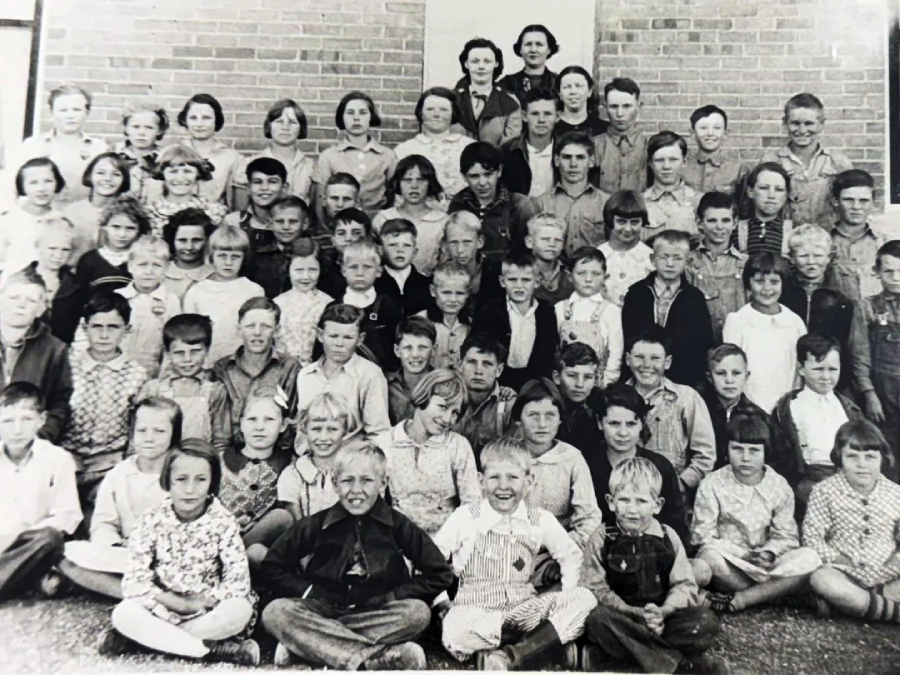 20 rare photos of what school looked like in the 1940s
