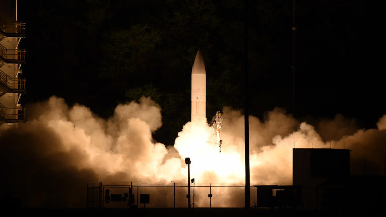 US Army and Navy test hypersonic missile in joint launch program