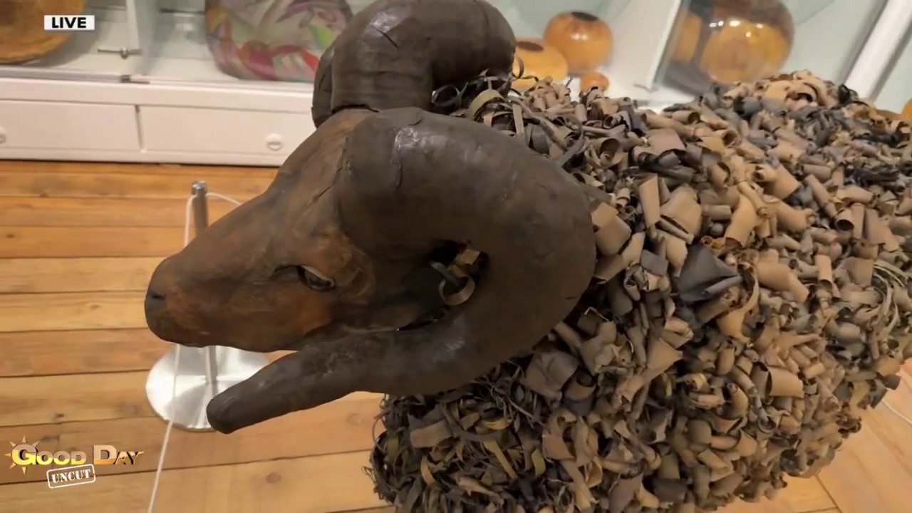 Good day uncut; Museum of Art in Wood