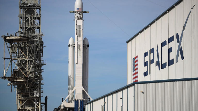 XOVR promised pre IPO SpaceX upside, but it is down 2% YTD while the S ...