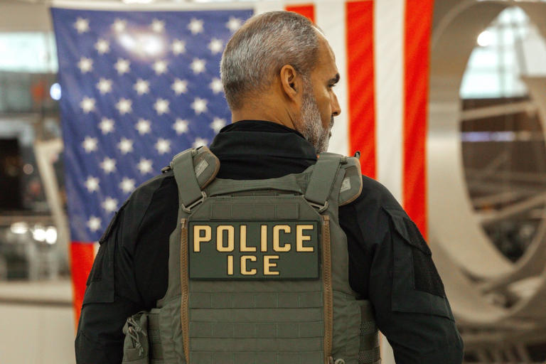 Rasto de menores: ICE contrata empresa acusada de "tortura"