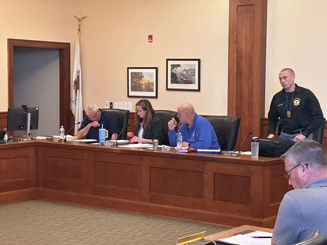 Alton City Council delays vote on mayoral appointee term limits until 2029