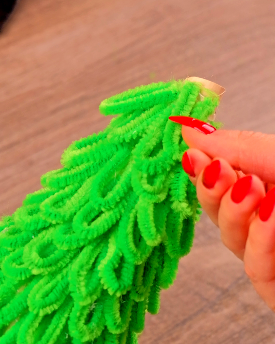 Easy Christmas tree crafts anyone can make 🎄