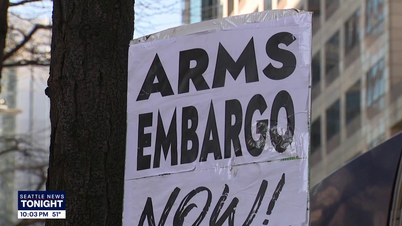 Protest outside Seattle federal building over Iran war