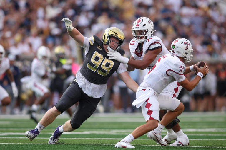 Grading the Bears' selection of Jordan van den Berg in 2026 NFL Draft
