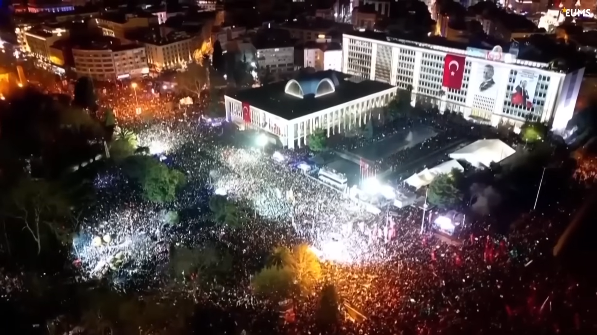 Erdogan lässt Top-Rivalen verhaften - dann explodiert die Türkei in ...