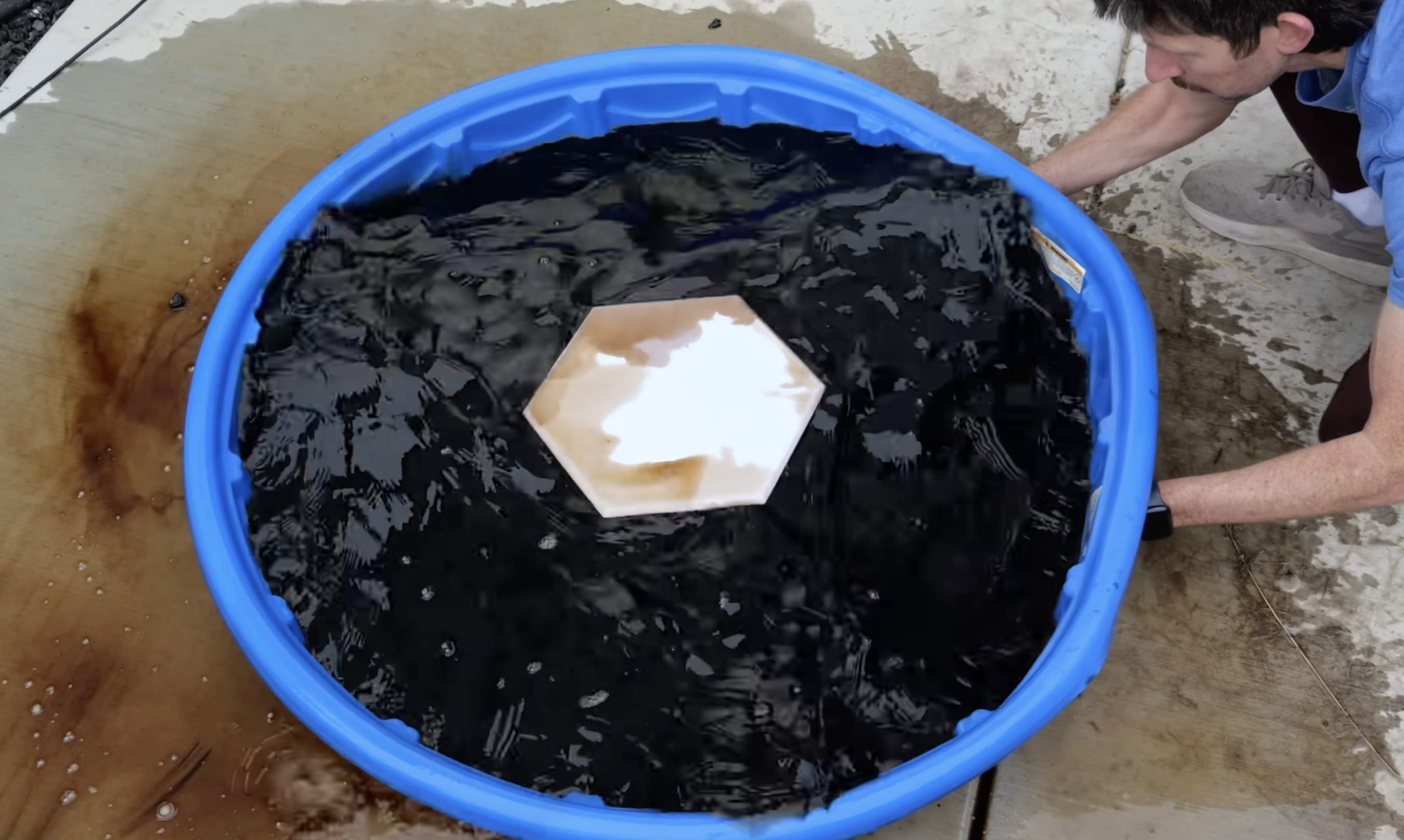 This simple wave explains quantum mechanics