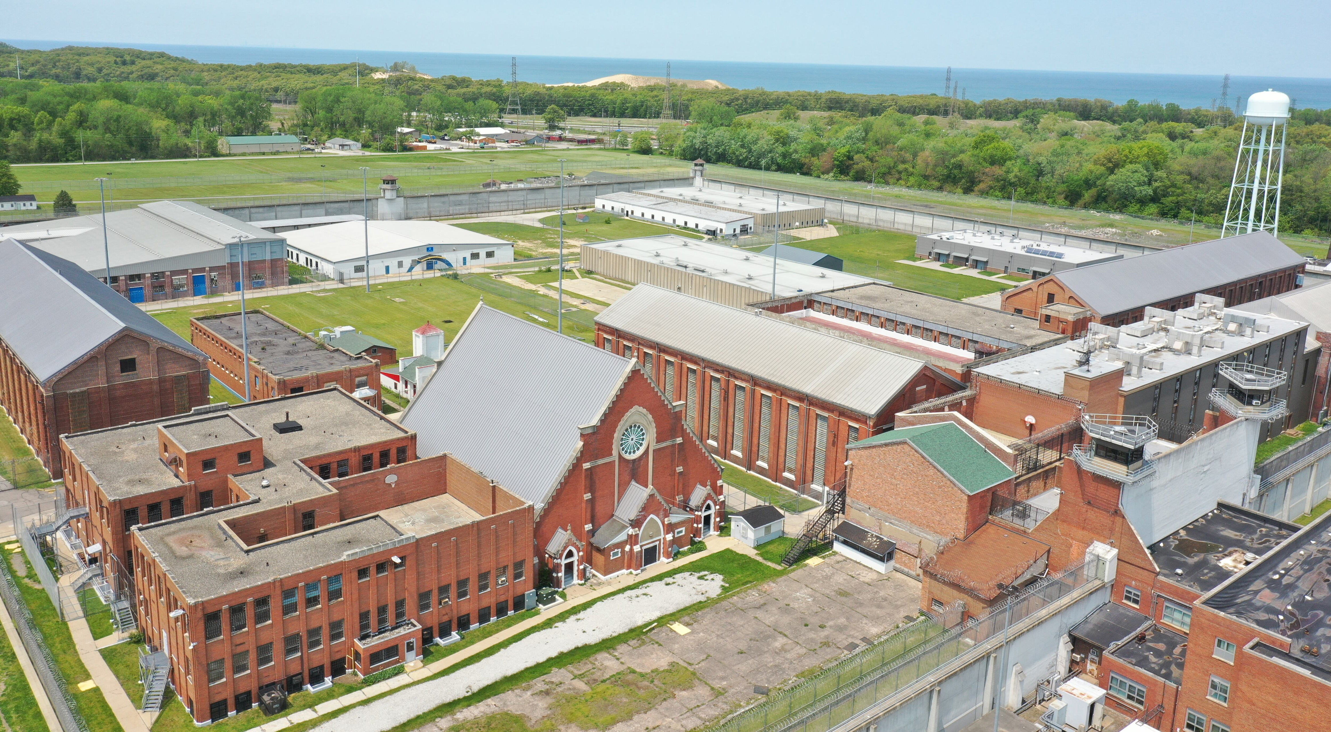 Indiana State Prison removing outlets from cells after second inmate ...
