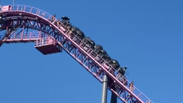 Major Aussie theme park ride stalls mid-track