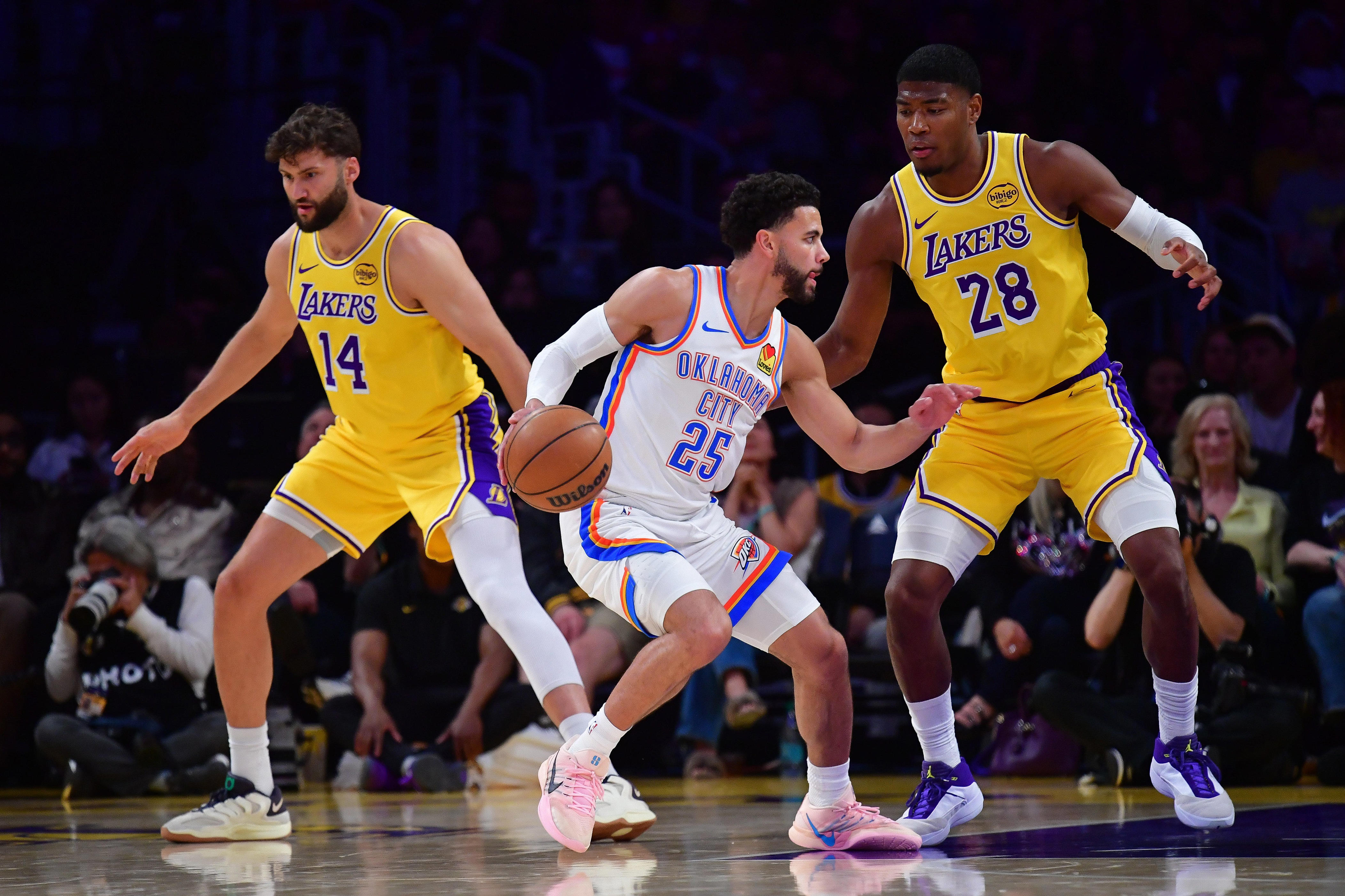 Lakers vs. Thunder: Live updates, highlights for Tuesday's Game 1