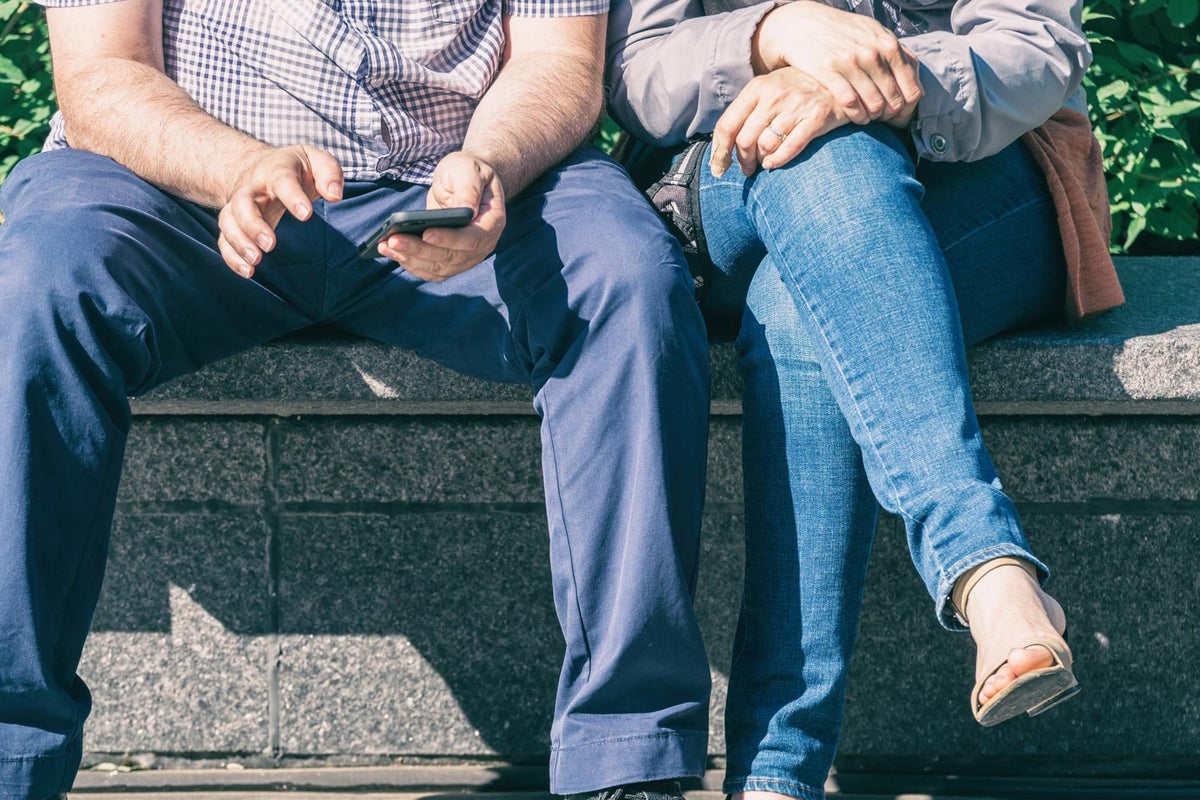 Physiotherapy experts weigh in on whether crossing your legs is bad