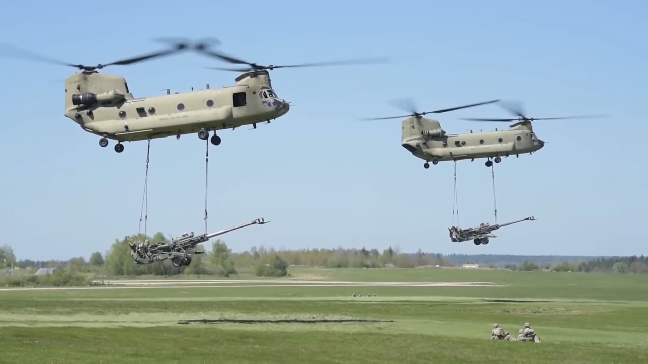 Watch this helicopter lift a 20+ ton tank - "Unreal power"