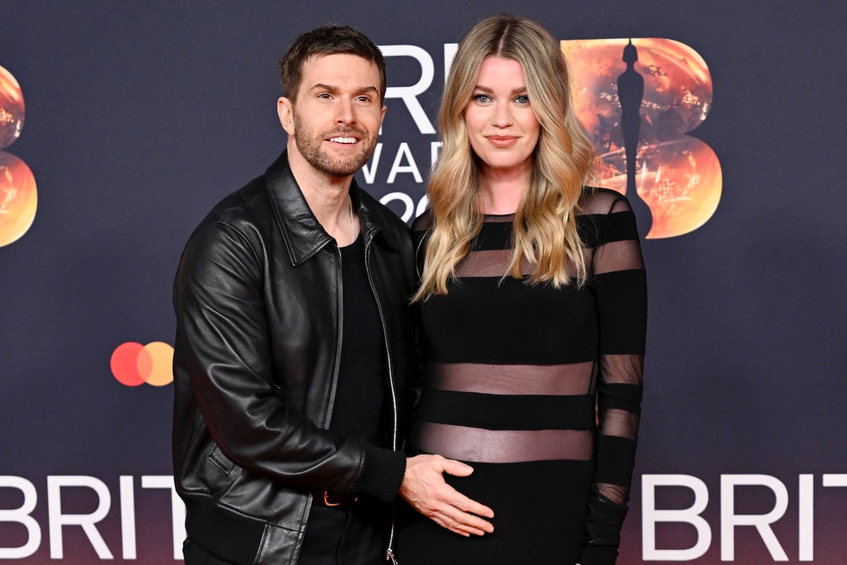 Kelly Clarkson and Brett Eldredge Expect Twins: A Fairytale Comes True ...