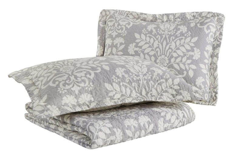 These 10 reversible quilts are the easiest, budget-friendly way to ...