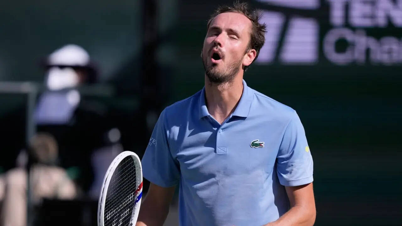 Medvedev double bageled by Berrettini, smashes racket in Monte-Carlo ...