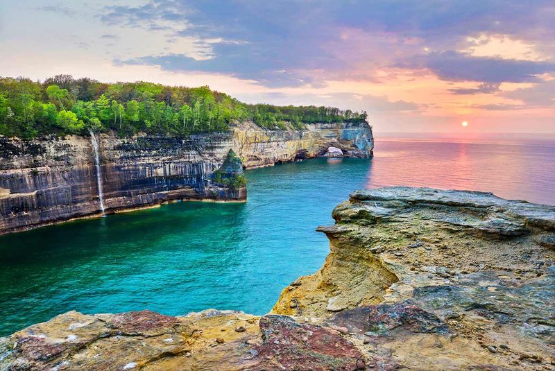 10 incredible lakes that hold world records for size, age, and depth