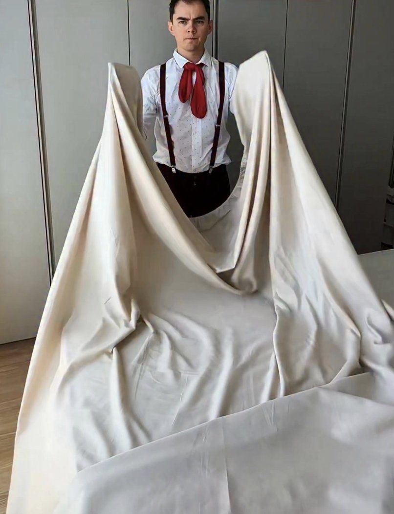 How to fold a fitted sheet on the bed