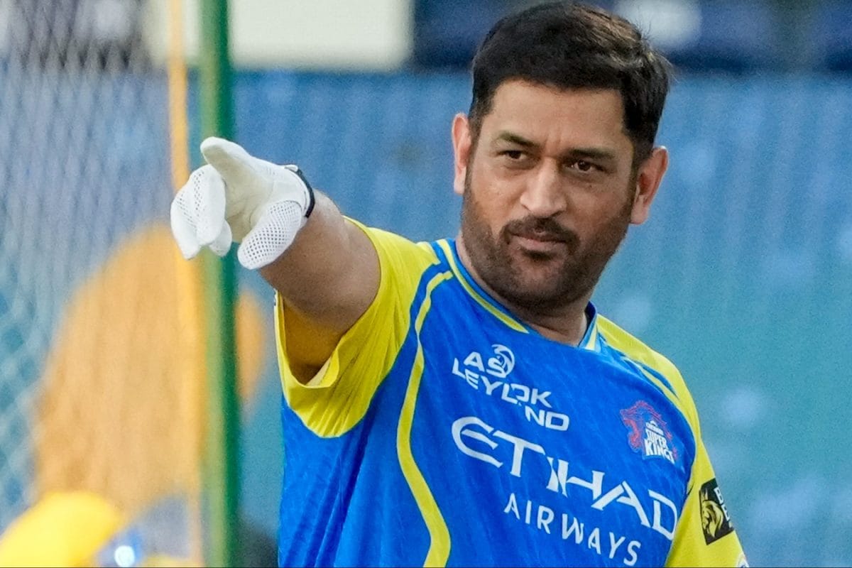 CSK coach makes huge MS Dhoni revelation: 'He'll make the decision in ...