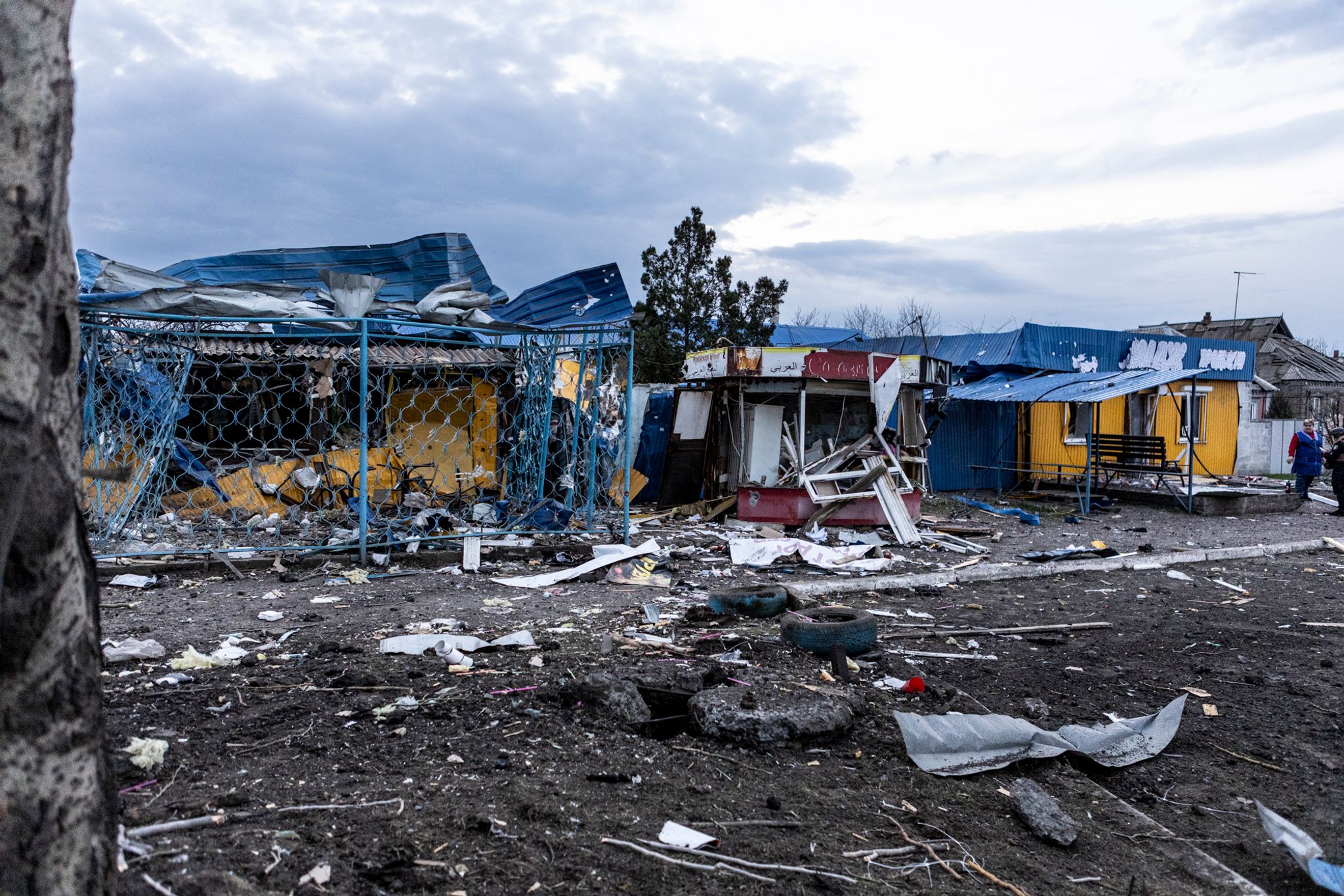 At least two dead in Ukraine in fresh Russian attacks