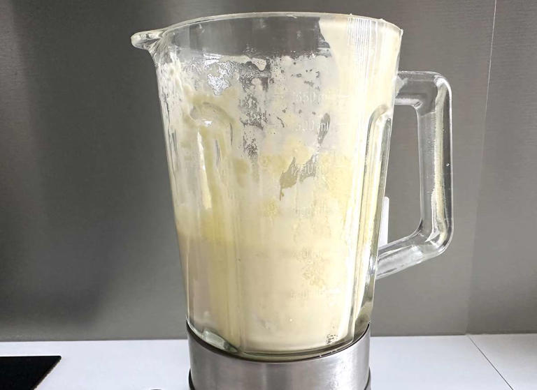 Smakrik kaksmet i mixer: snabb, enkel och mycket saftig