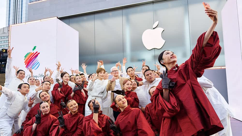 Apple's foldable iPhone still set for fall launch, analysts say