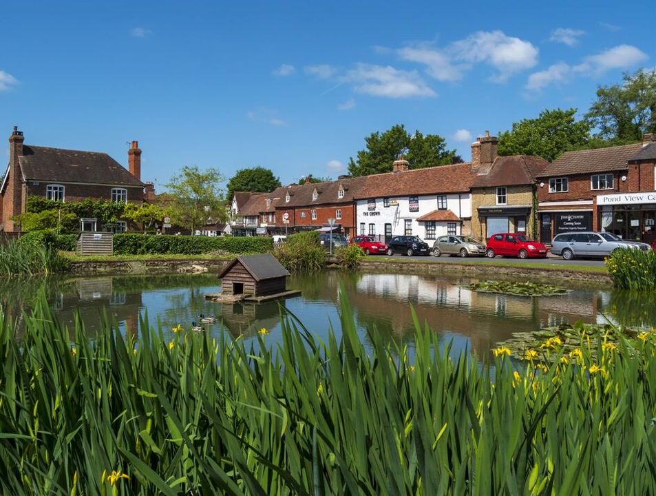 Otford village’s dark streets and tiny duck house