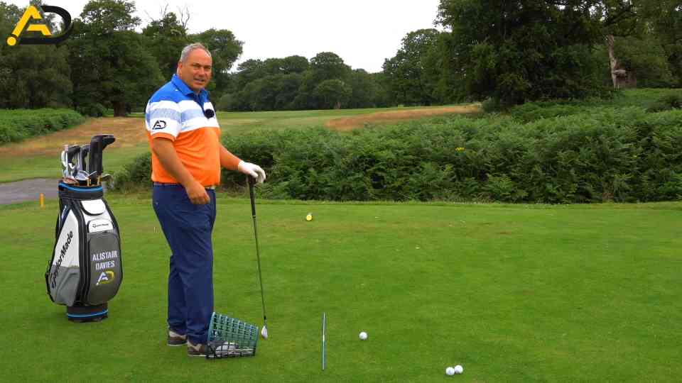 How Tiger Woods clears his hips in the golf swing