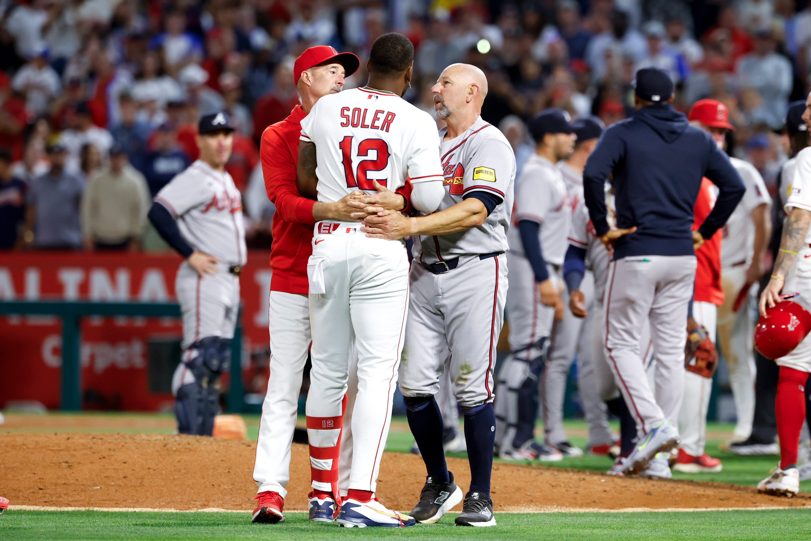 Why Jorge Soler credited Braves' Walt Weiss for tackling him in fight