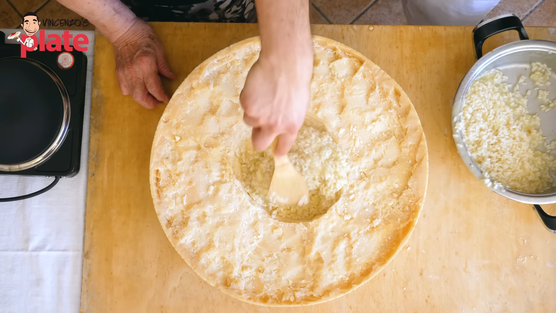 How to make cheese wheel risotto alfredo like an Italian nonna