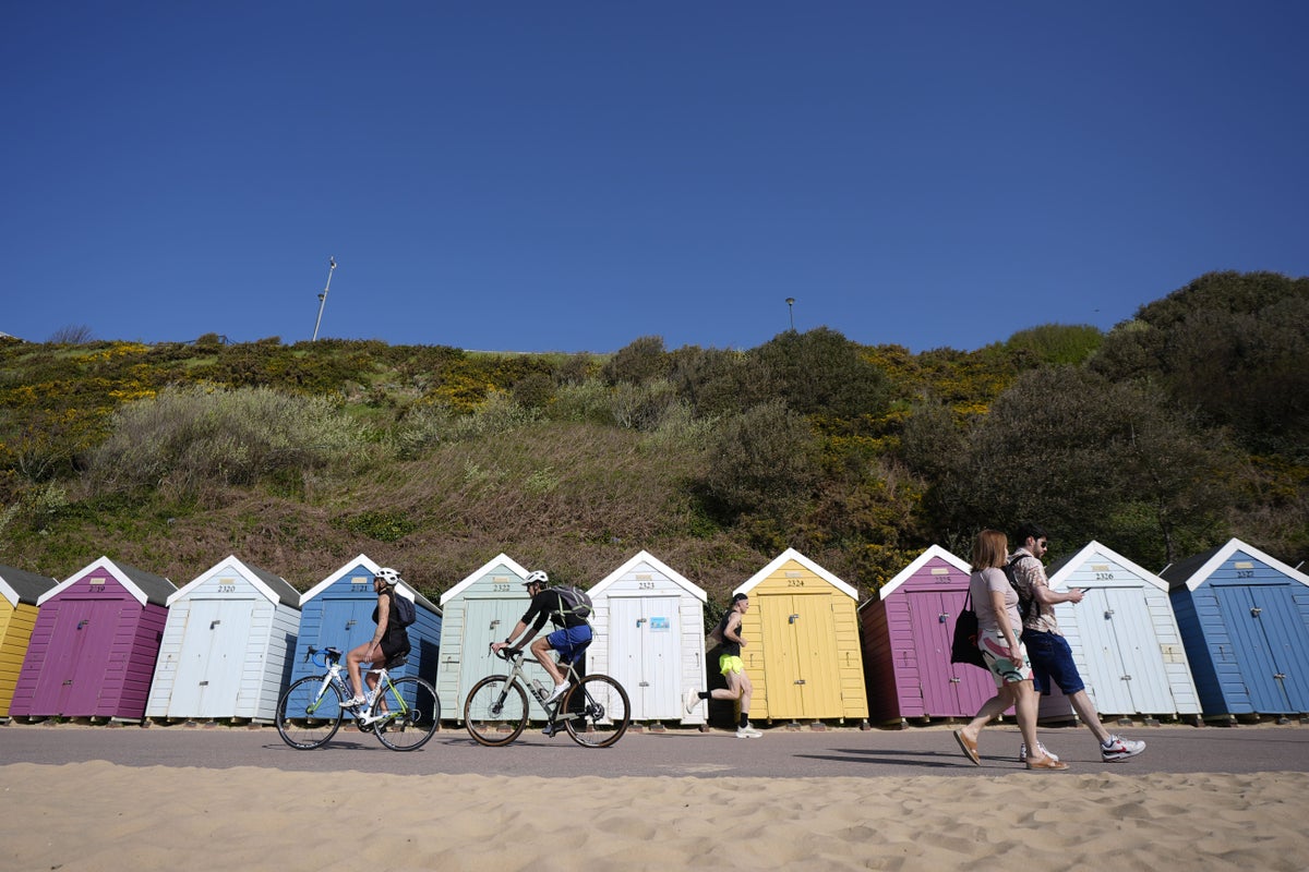 UK hits highest early April temperature in 80 years, Met Office says