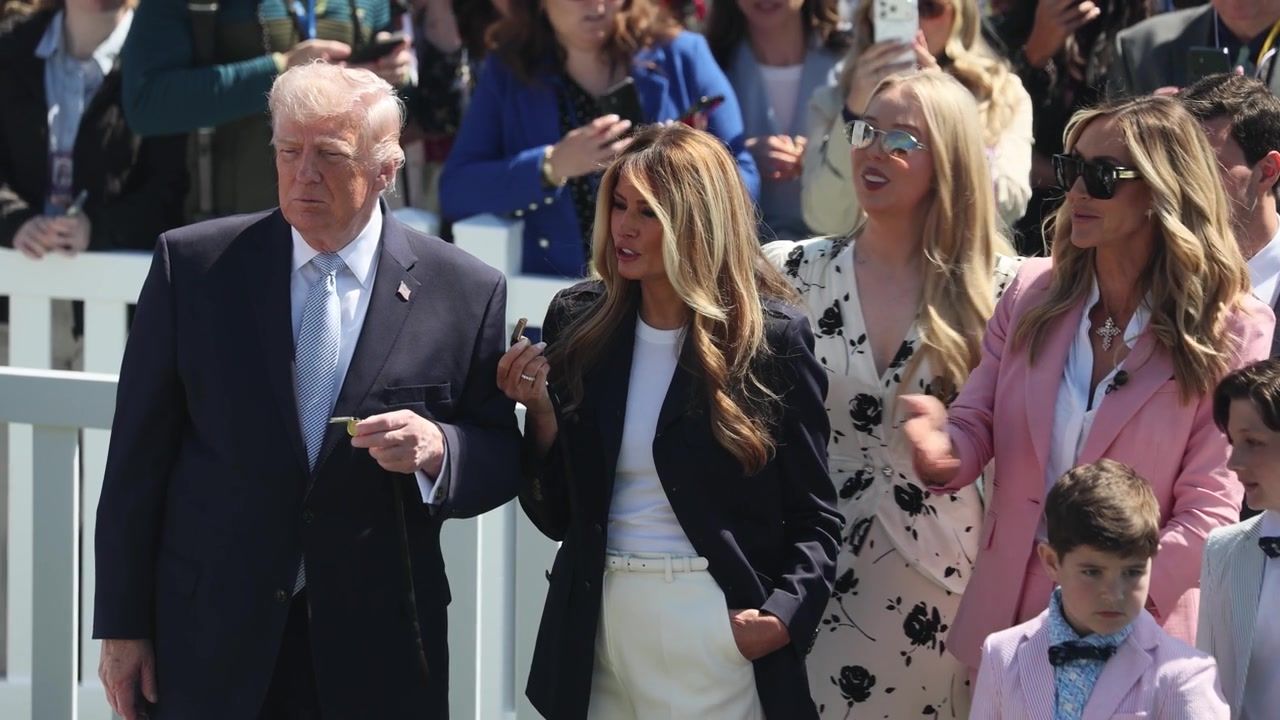 Fake Melania theories go into overdrive after bizarre 3-word answer to ...