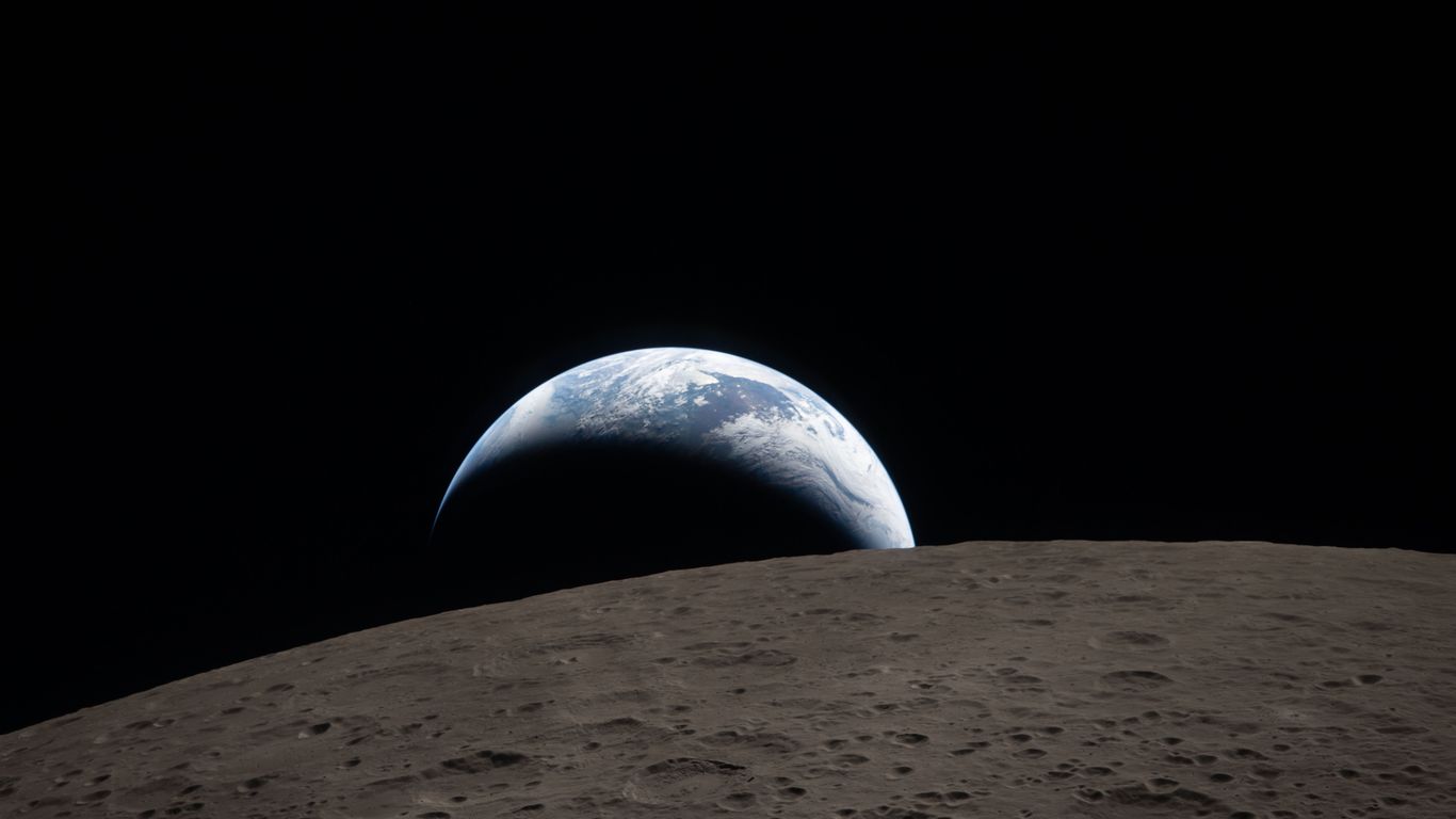 NASA crew honors astronaut's late wife with Carroll moon crater