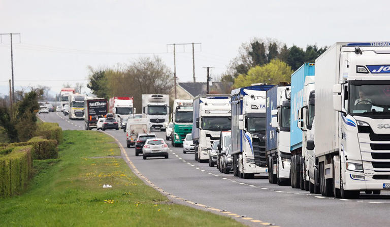 Portaloos delivered to clogged M7 as Gardai issue 'significant ...