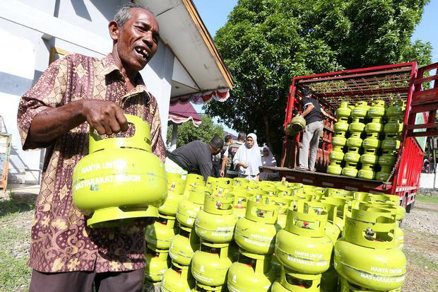 Strategi pemerintah buru pasokan LPG, impor dan alihkan pasokan industri