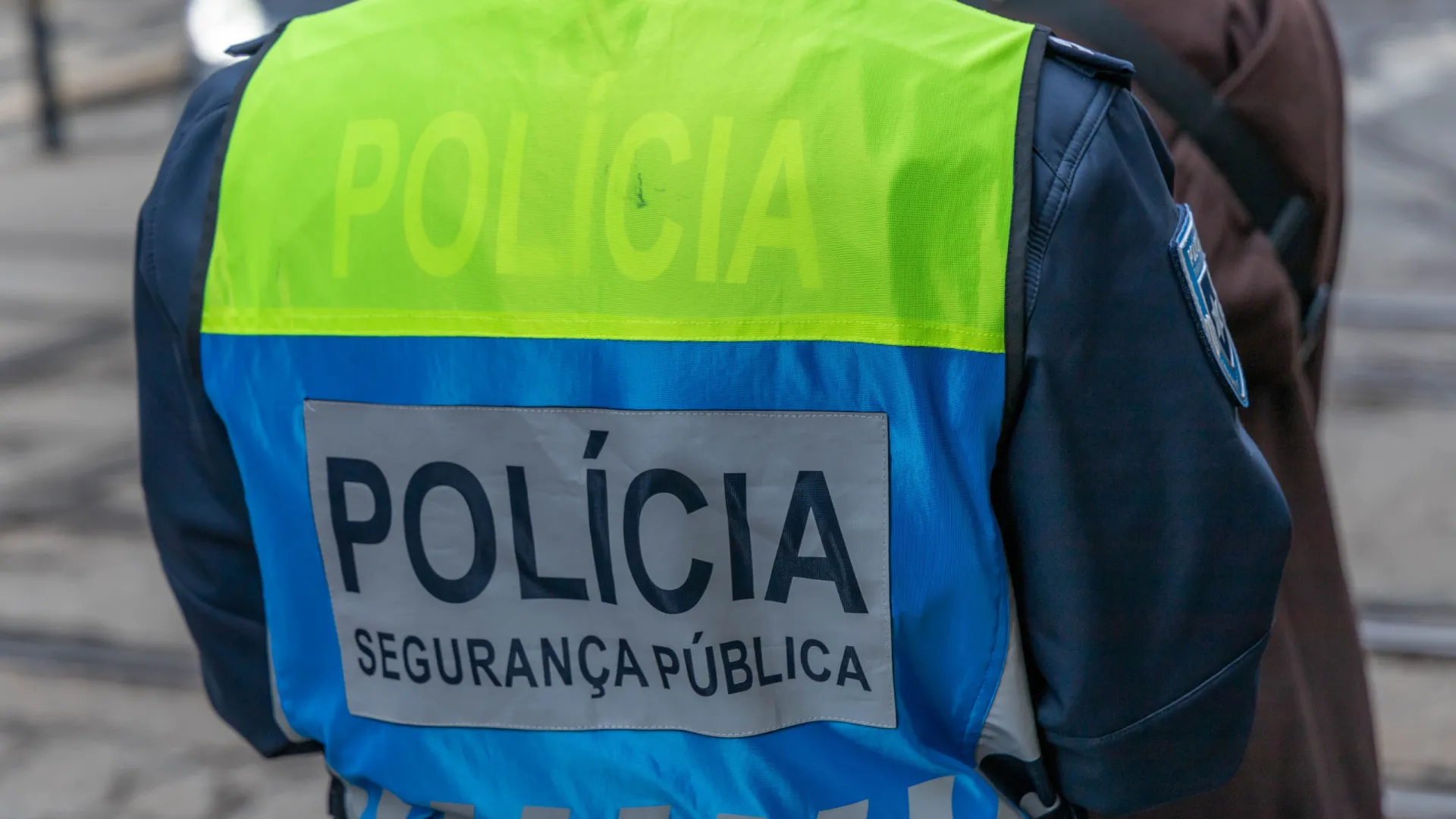 Assaltado e sequestrado por grupo em Lisboa, atira-se ao Tejo para fugir