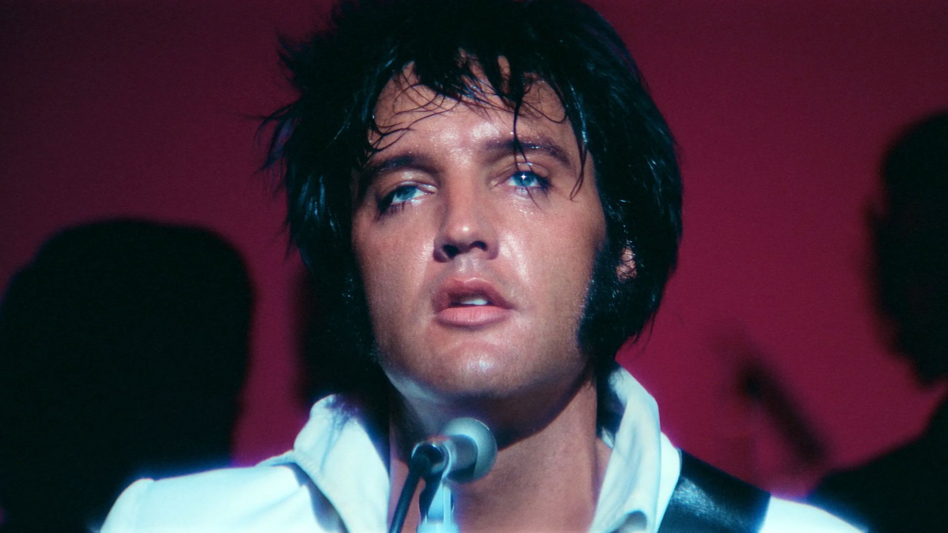 Baz Luhrmann's new Elvis Presley movie is officially available to watch ...