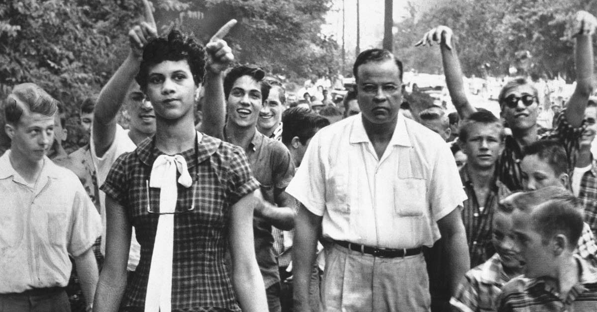 15 uneasy photos that show history's reality
