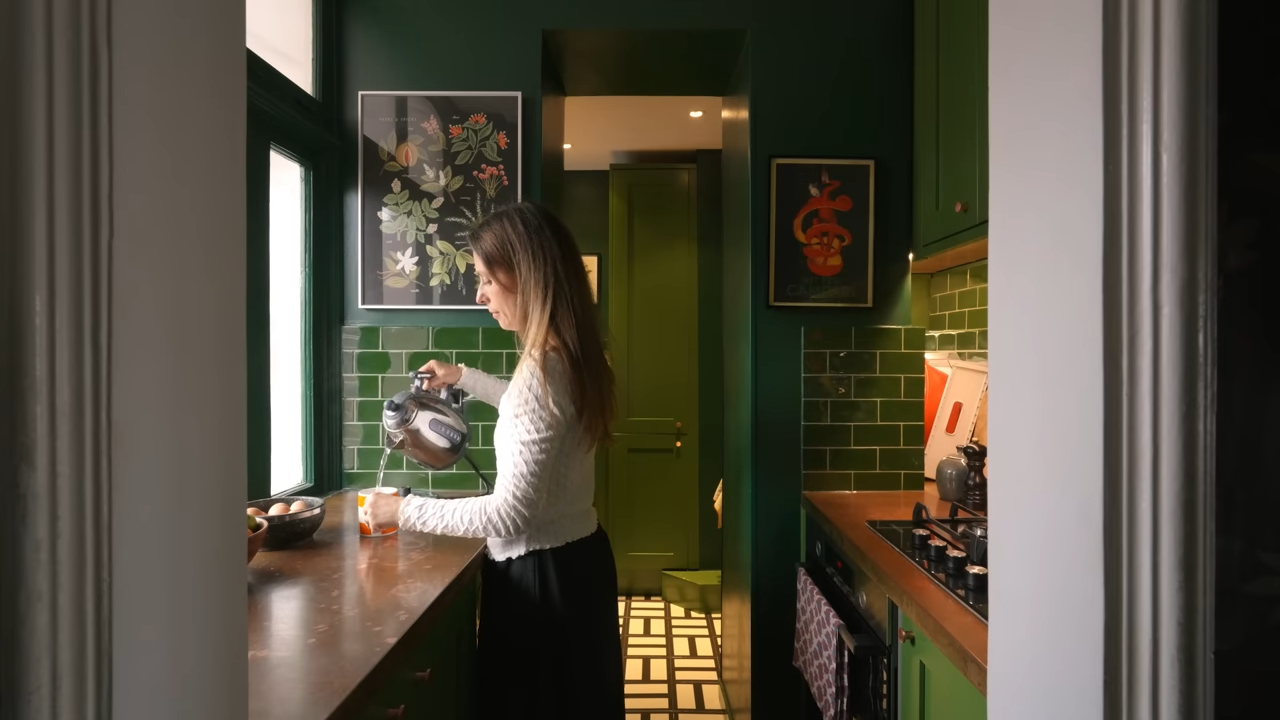 How this 40sqm/430sqft London flat uses smart storage to feel spacious