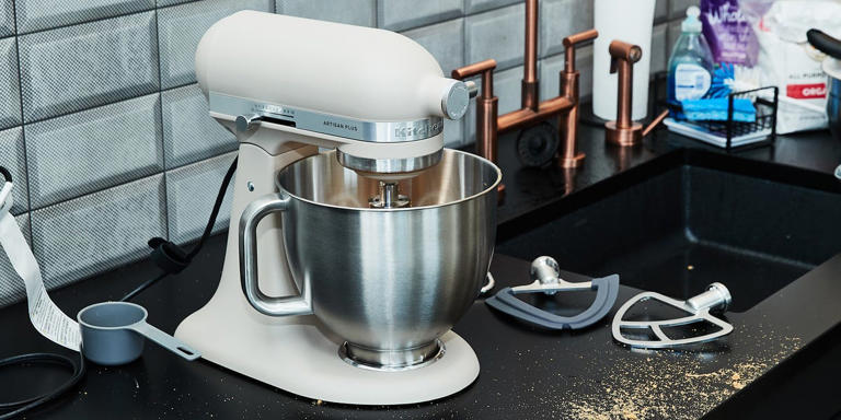 I tried KitchenAid’s Artisan Plus. The new features are impressive