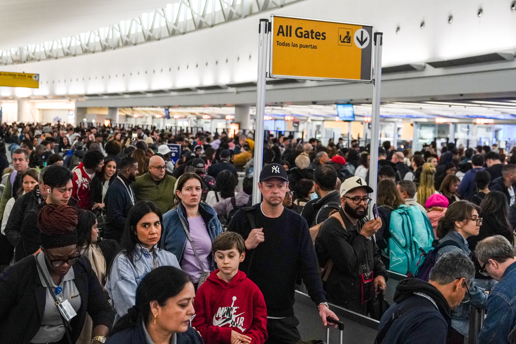 TSA proposes over 8,000 job cuts to Congress in new budget as White ...