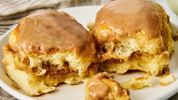 How to make Hawaiian roll honey buns