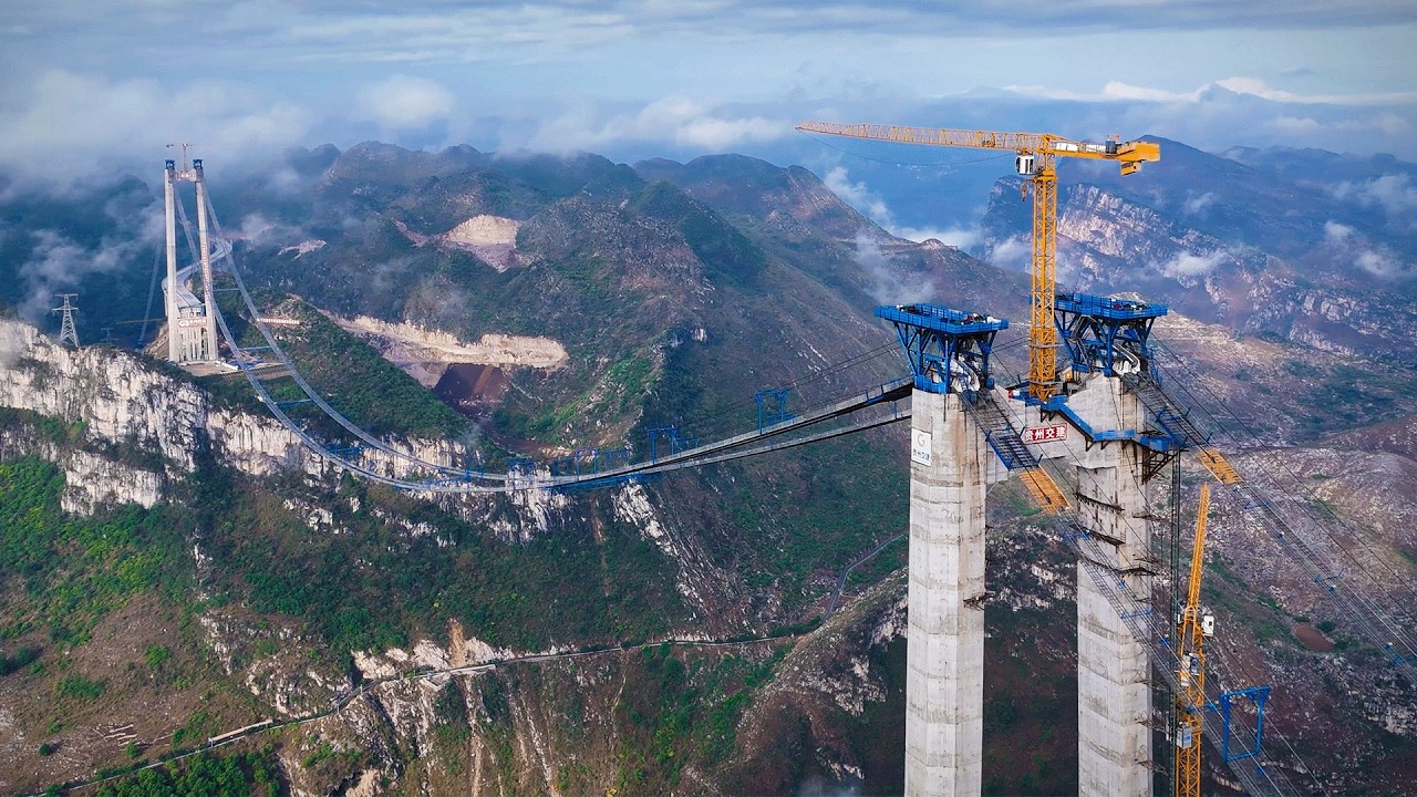 I can't believe this bridge is 625m high! 🌉
