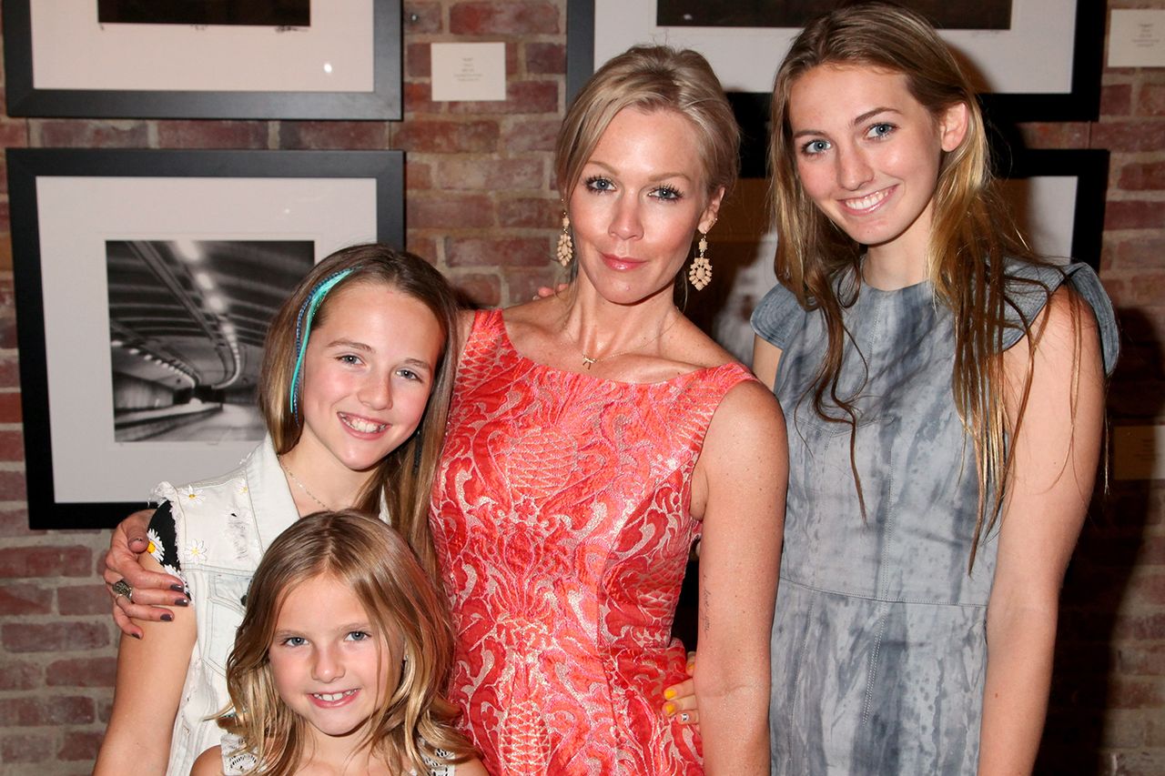 Jennie Garth had her stomach pumped after drinking and taking pills ...