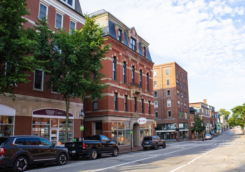 America’s colonial past comes alive in this New Hampshire river city ...