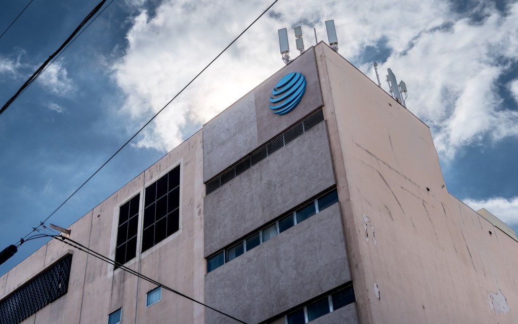 The eyesore tower atop AT&T building in Hillcrest is gone. What’s next ...