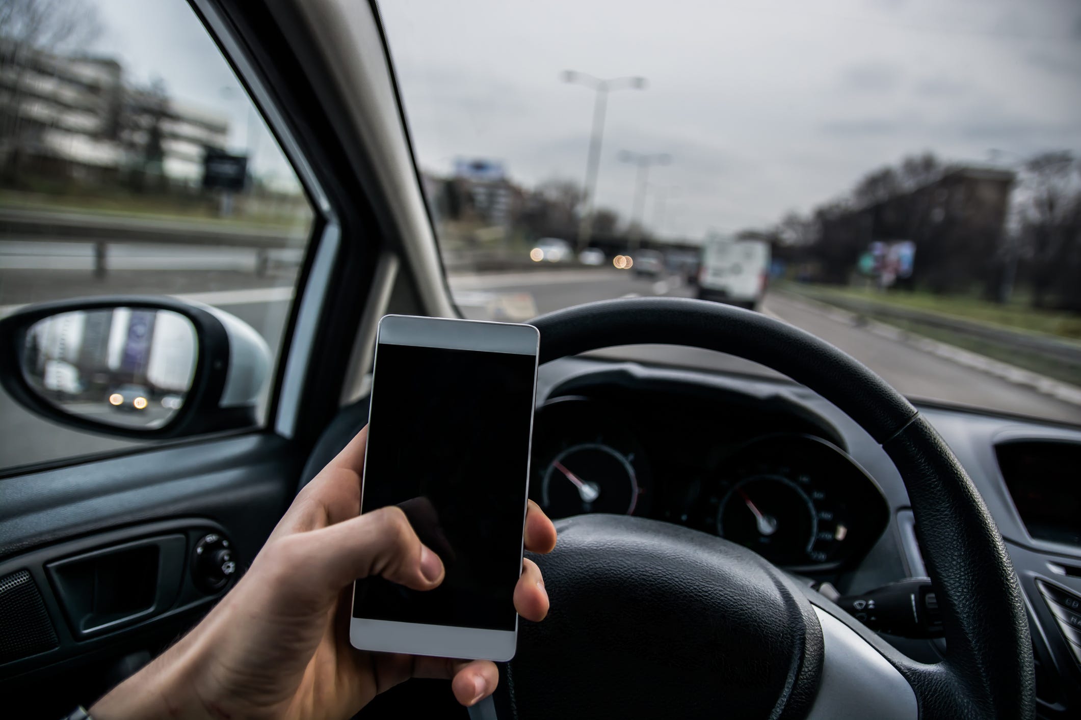 Is it legal to text at a red light in Nevada? See state laws
