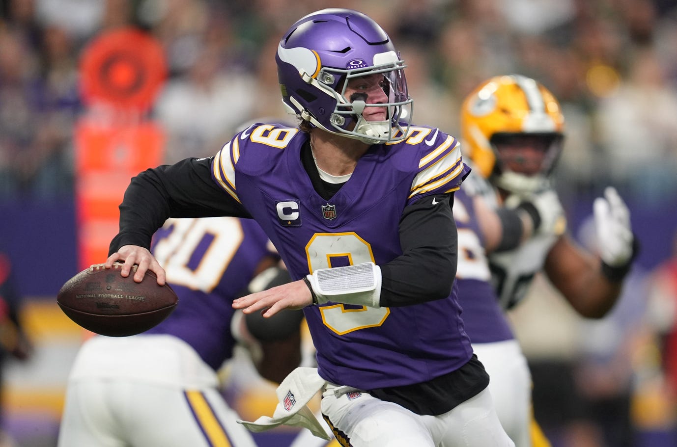 Vikings QB JJ McCarthy's former running back comes to his defense